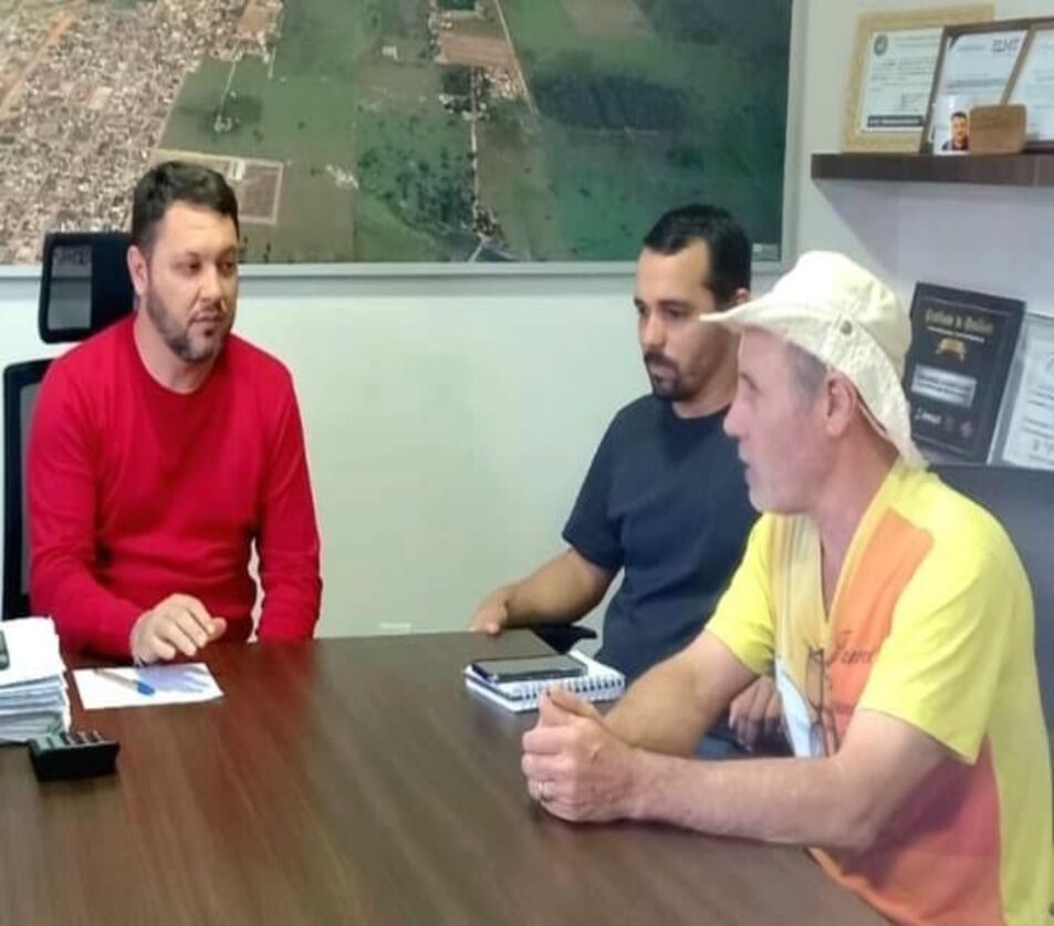 Presidente Valcimar recebe empresários do setor imobiliário que ...